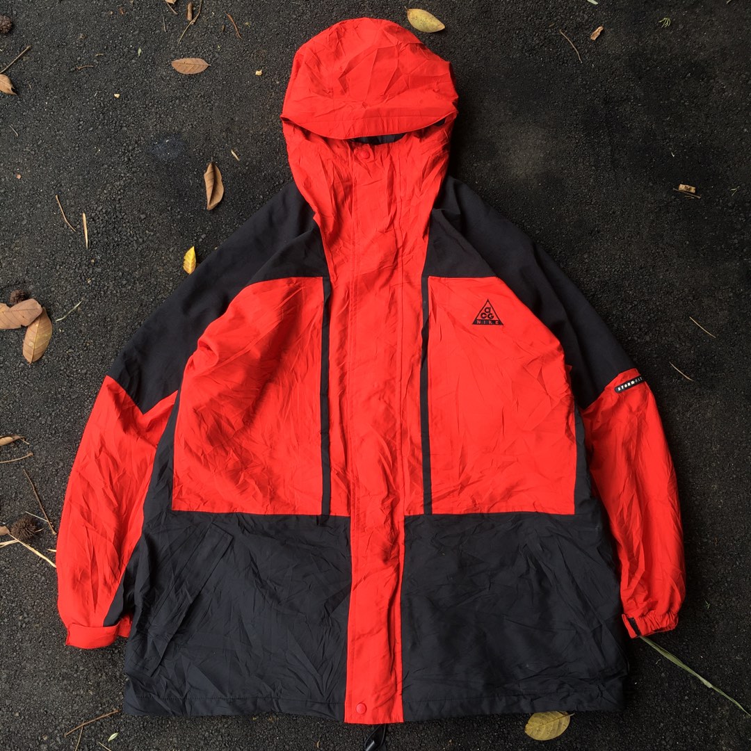 Nike ACG outdoor Jacket, Fesyen Pria, Pakaian , Baju Luaran di Carousell