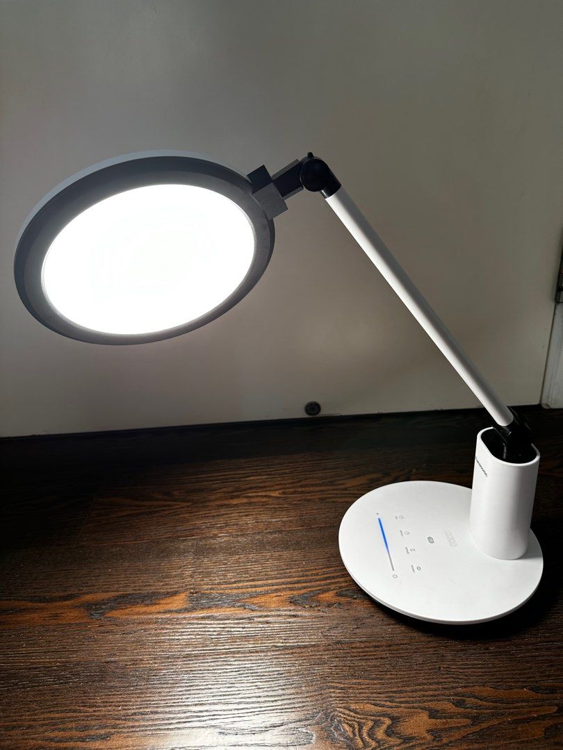 Panasonic Desk Lamp led枱燈 兒童護眼閱讀枱燈 做功課必備, 傢俬＆家居, 燈飾及風扇, 燈飾 - Carousell