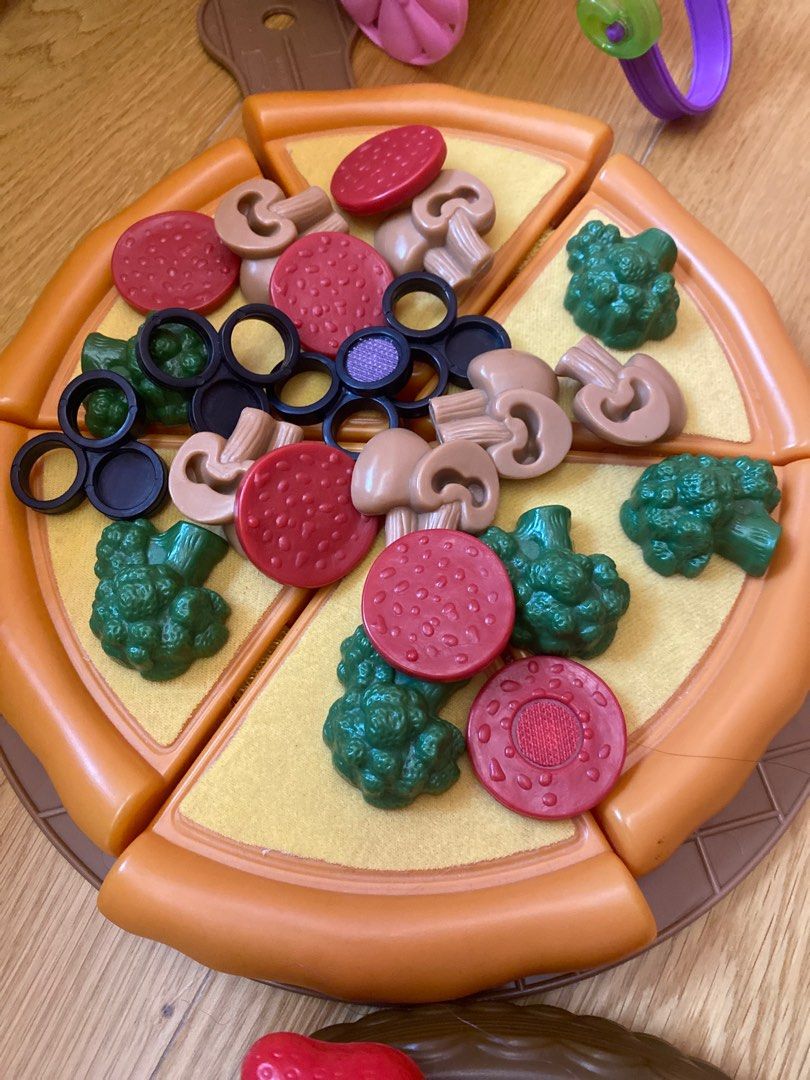 Pizza and cake with Velcro toppings . 2 sets together, Hobbies & Toys ...