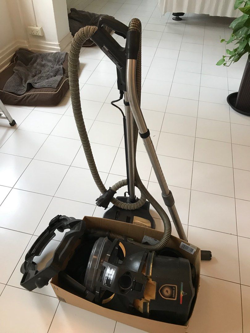 Rainbow Water Filter Vacuum cleaner, TV & Home Appliances, Vacuum ...