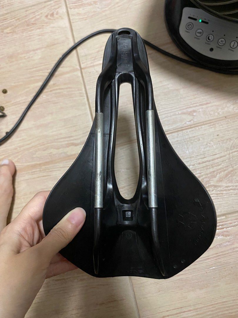 Selle Italia Saddle, Sports Equipment, Bicycles & Parts, Parts ...