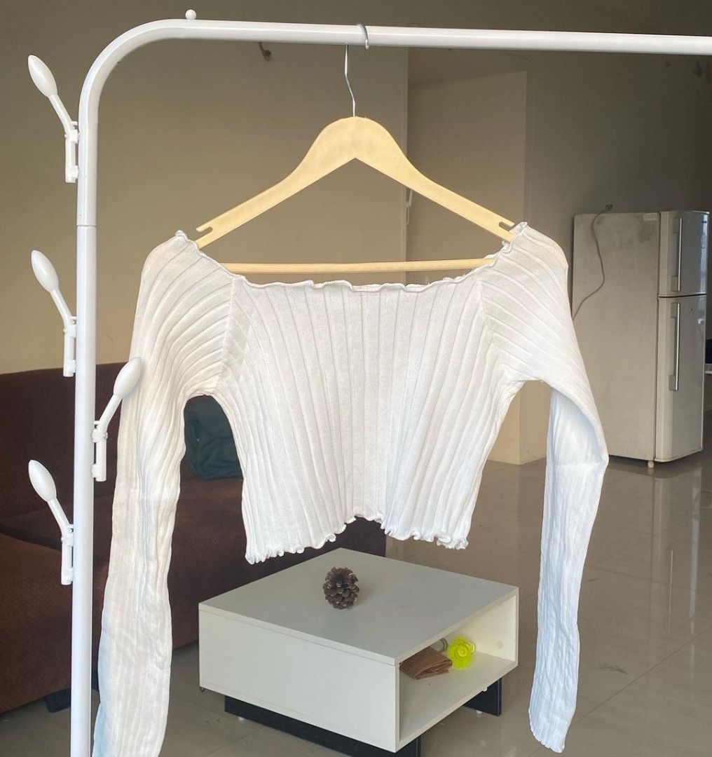 Shoulderless Ribbed White Crop Top, Women's Fashion, Tops, Longsleeves ...