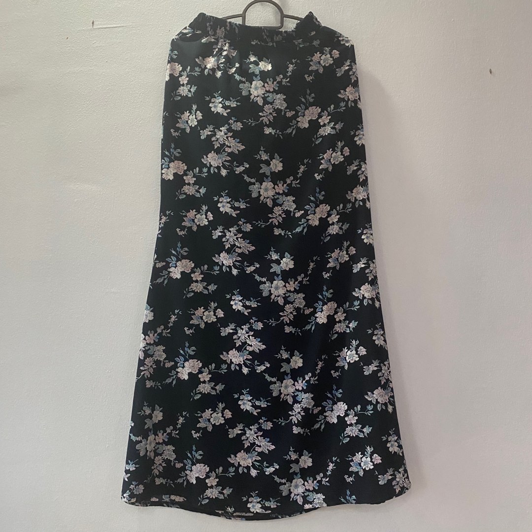 Skirt Bunga, Women's Fashion, Bottoms, Skirts on Carousell