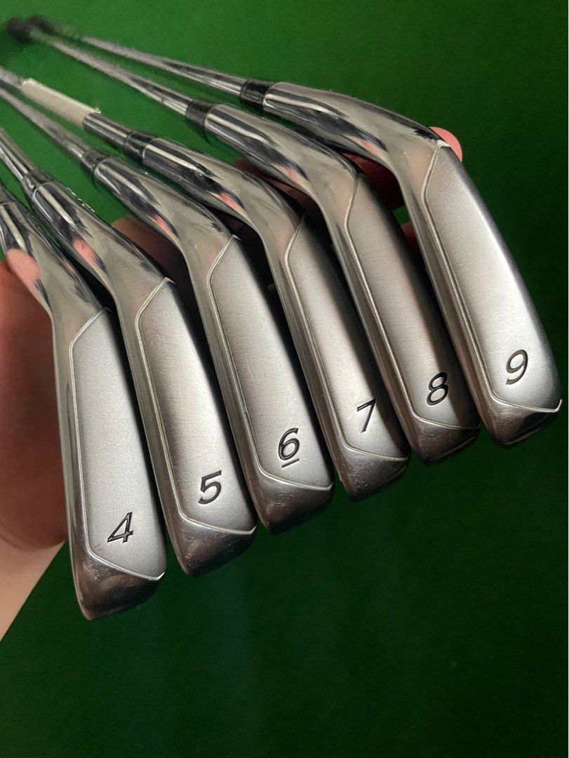 TaylorMade R11 Iron Golf Set, Sports Equipment, Sports & Games, Golf on ...