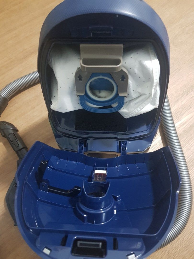 Tefal 750 w vacuum cleaner - made in france, TV & Home Appliances ...