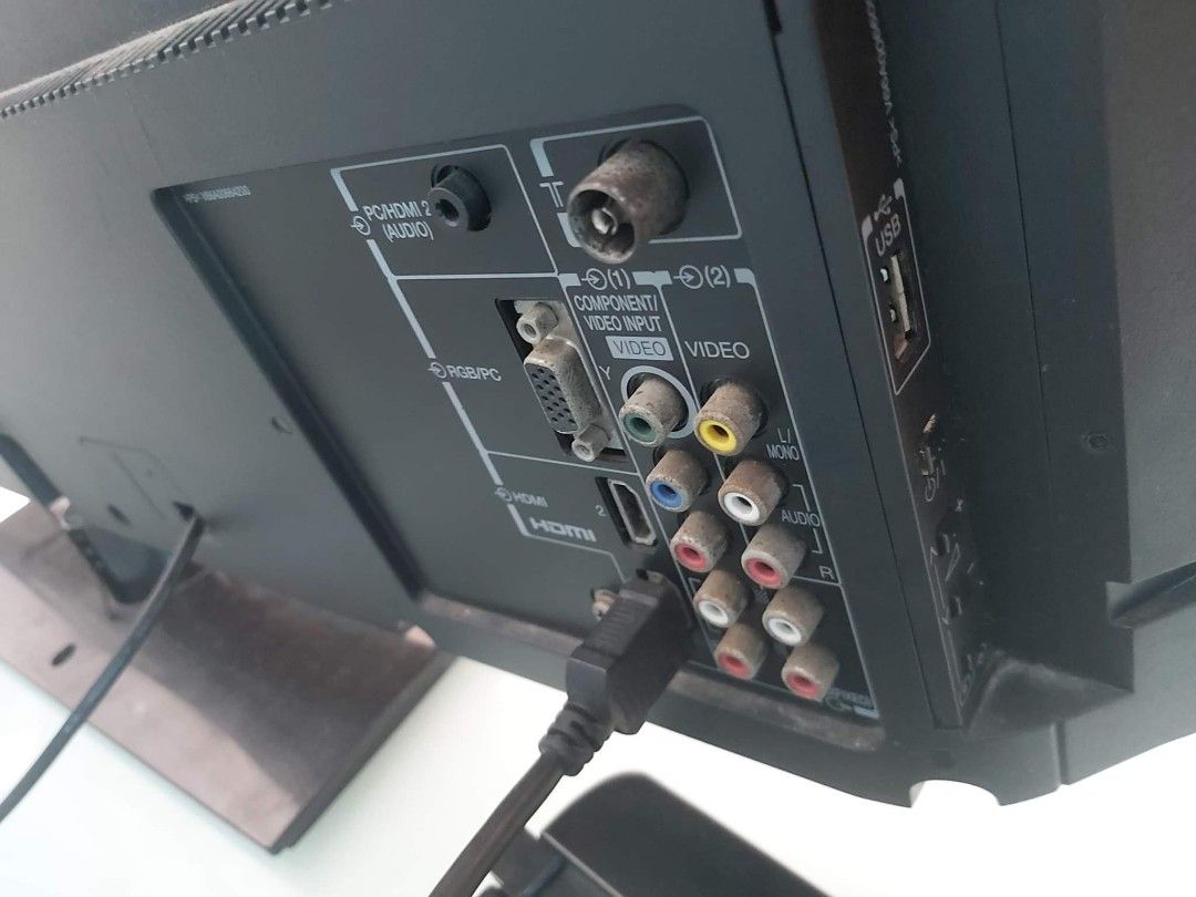 Toshiba 42 inch tv, TV & Home Appliances, TV & Entertainment, TV on ...