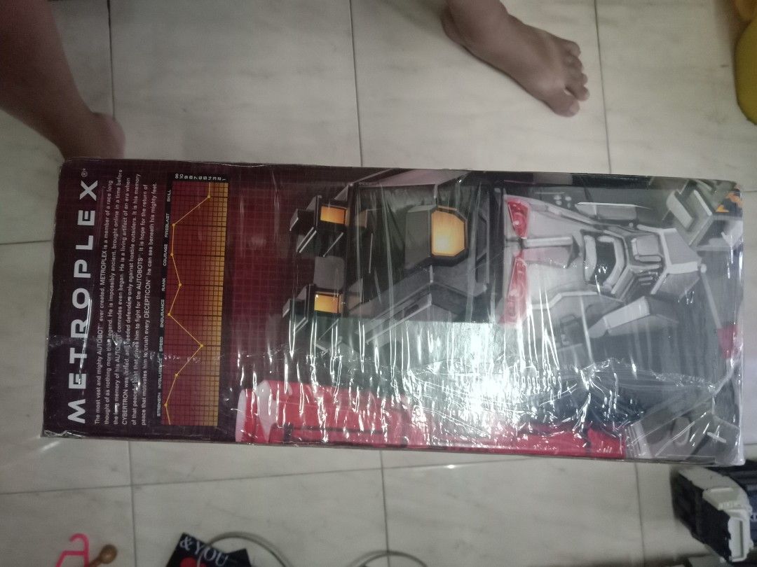 Transformers hasbro metroplex, Hobbies & Toys, Toys & Games on Carousell