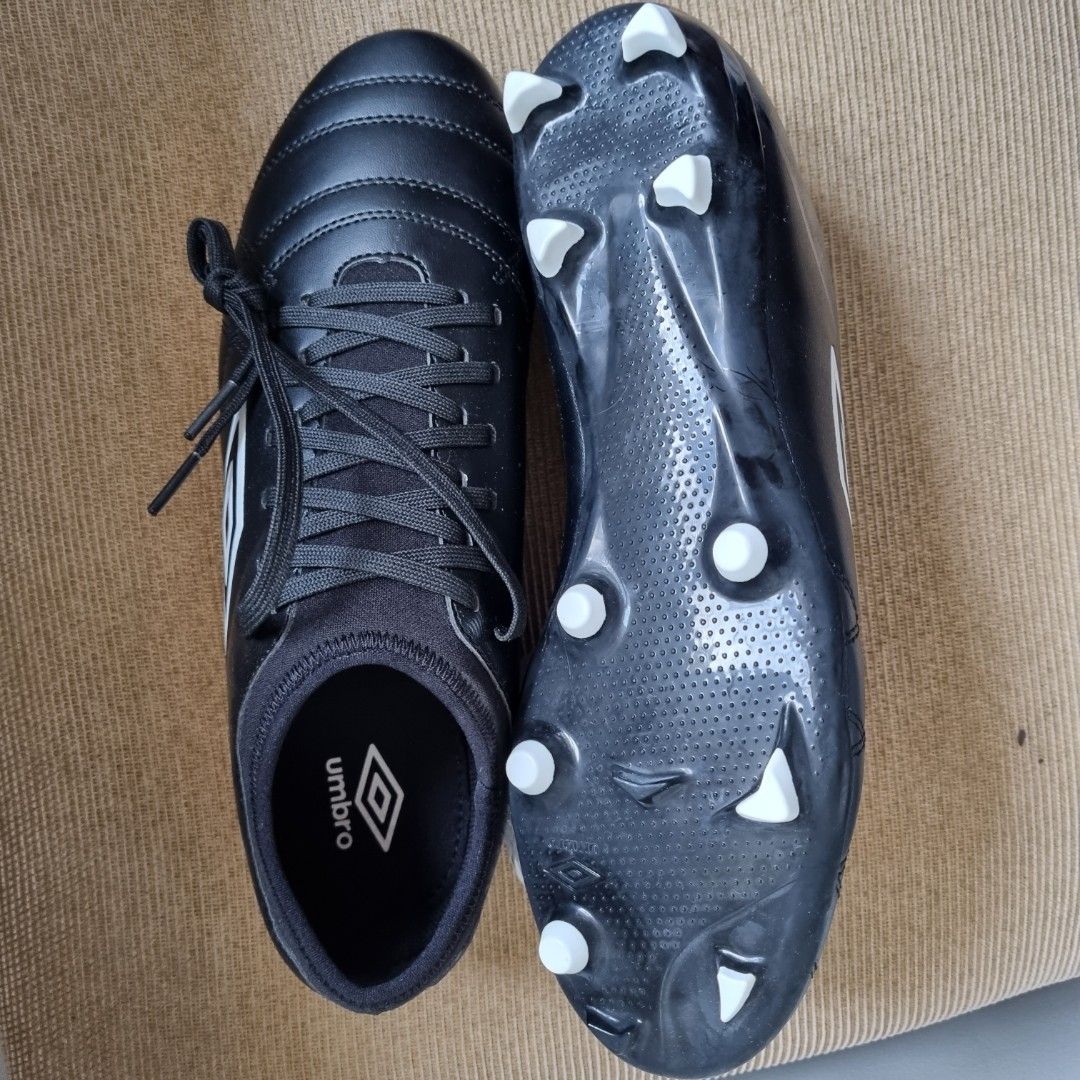 Umbro Black Football shoes, Men's Fashion, Footwear, Sneakers on Carousell