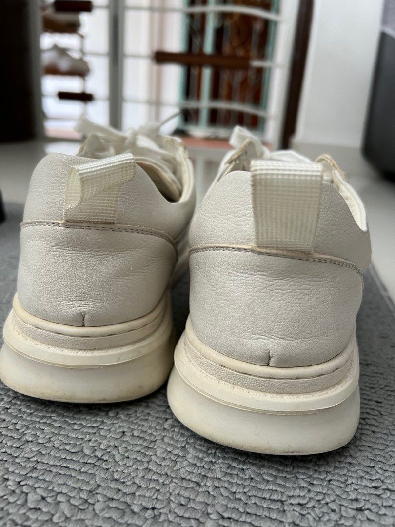 White brandless shoe, Men's Fashion, Footwear, Casual shoes on Carousell