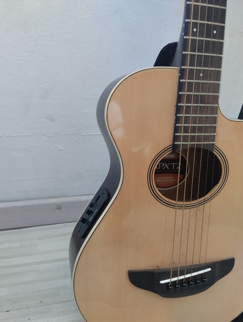 YAMAHA APX T2, Audio, Other Audio Equipment on Carousell