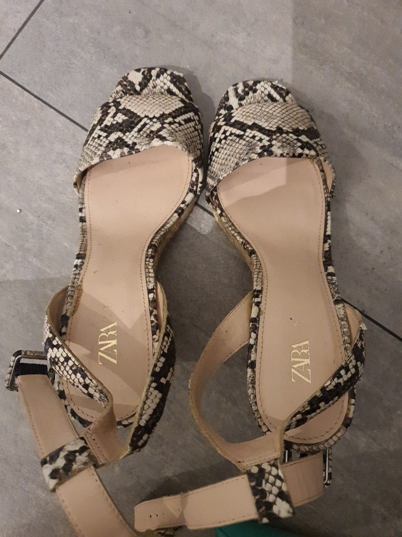 Zara classy snake print wedges, Women's Fashion, Footwear, Wedges on ...