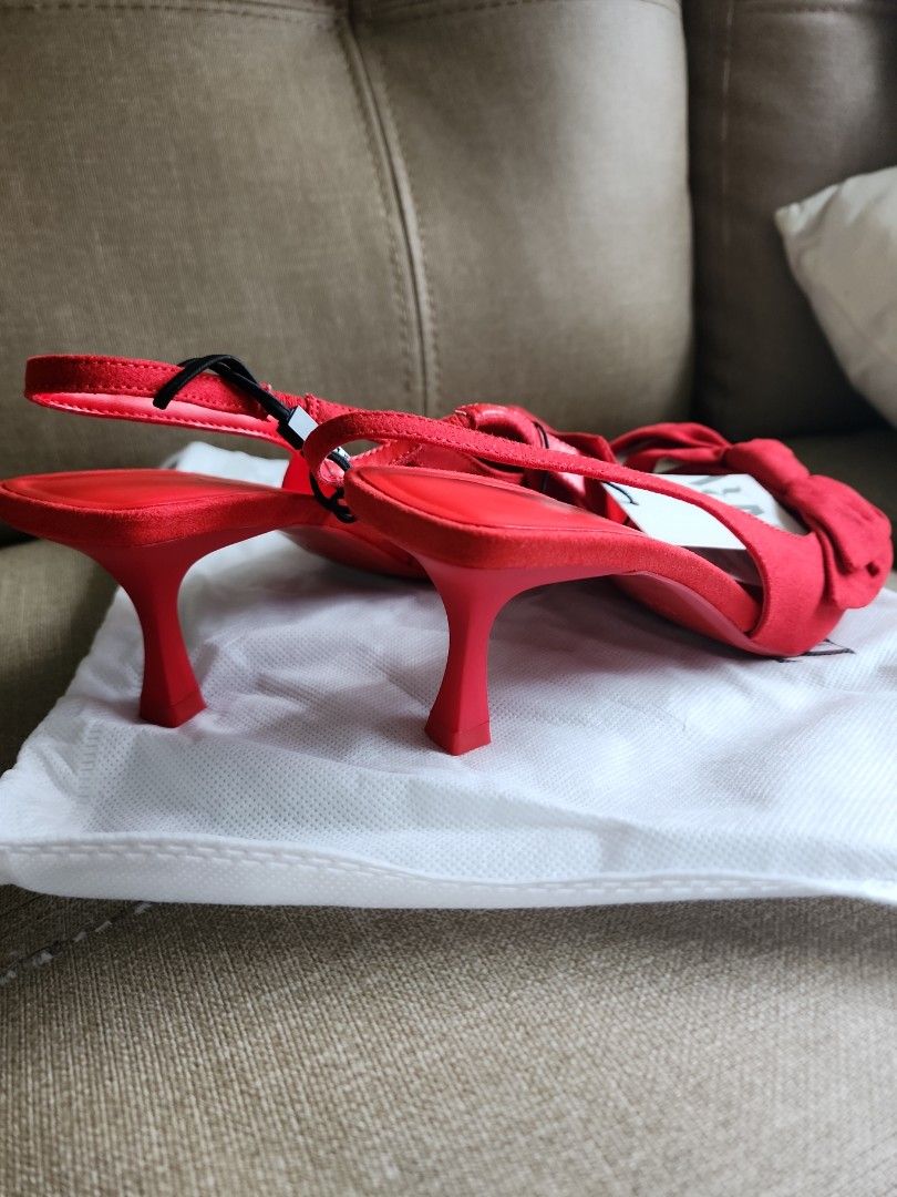 ZARA red heels, Women's Fashion, Footwear, Heels on Carousell