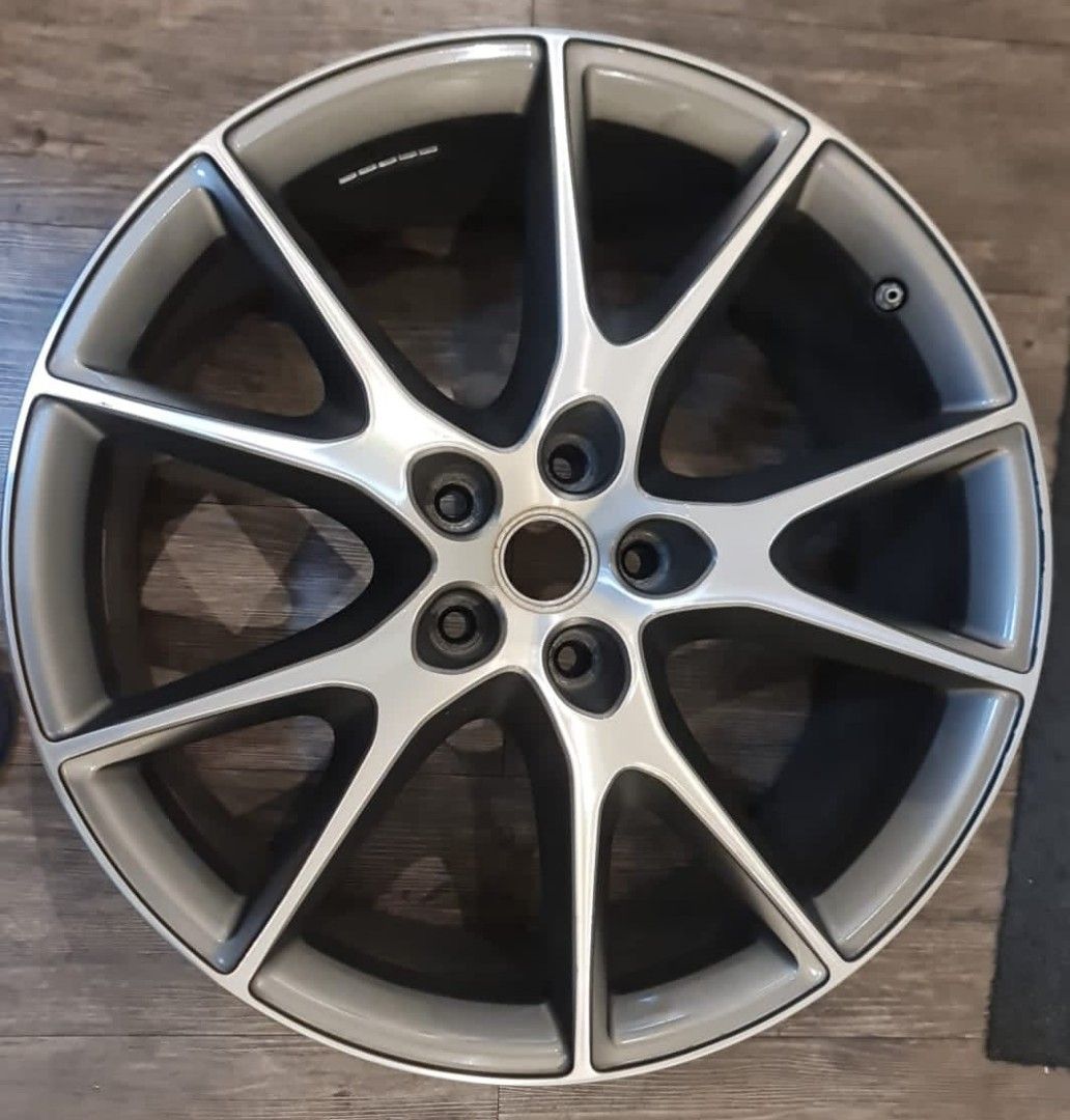 20 inch staggered 5x114.3 original Ferrari California wheels, rims. Can ...