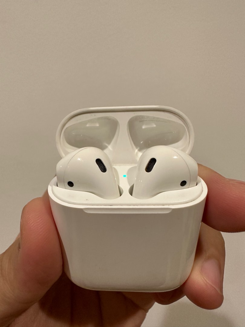 AirPods 1 (1st Generation AirPods), Audio, Earphones on Carousell