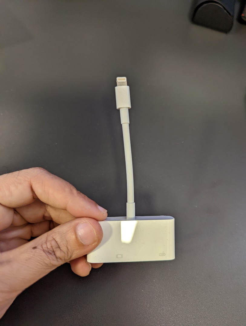 Apple Original Lightning to VGA Adapter, Computers & Tech, Parts ...