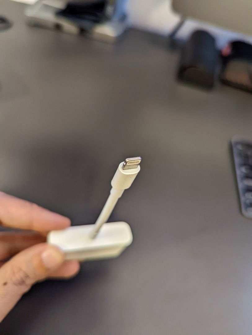 Apple Original Lightning to VGA Adapter, Computers & Tech, Parts ...