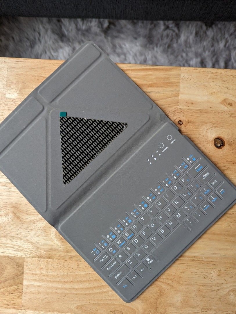 Bluetooth folio keyboard stand, Computers & Tech, Parts & Accessories ...