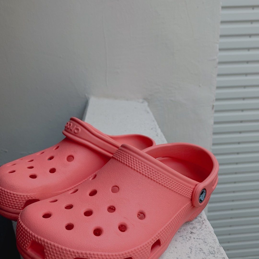 Crocs Coral, Women's Fashion, Footwear, Flipflops and Slides on Carousell