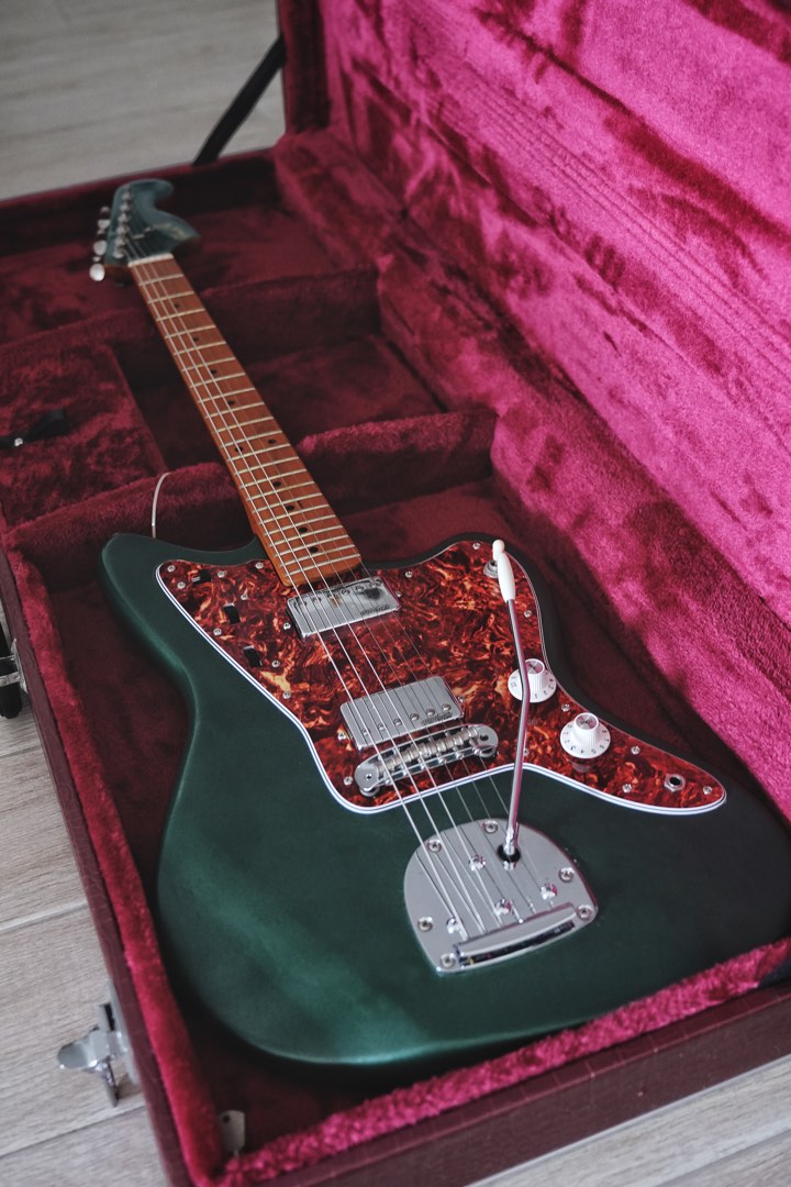 Custom 70s Jazzmaster, Hobbies & Toys, Music & Media, Musical ...