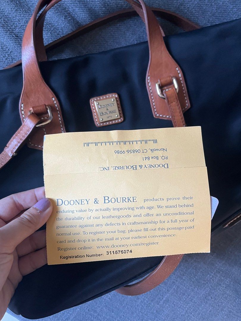 Dooney & Bourke Tote-ally Extra Large Tote, Women's Fashion, Bags ...