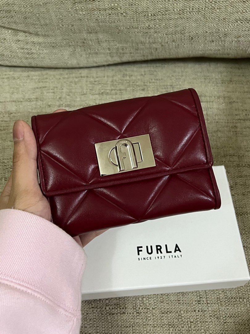 FURLA COMPACT WALLET AUTHENTIC, Luxury, Bags & Wallets on Carousell
