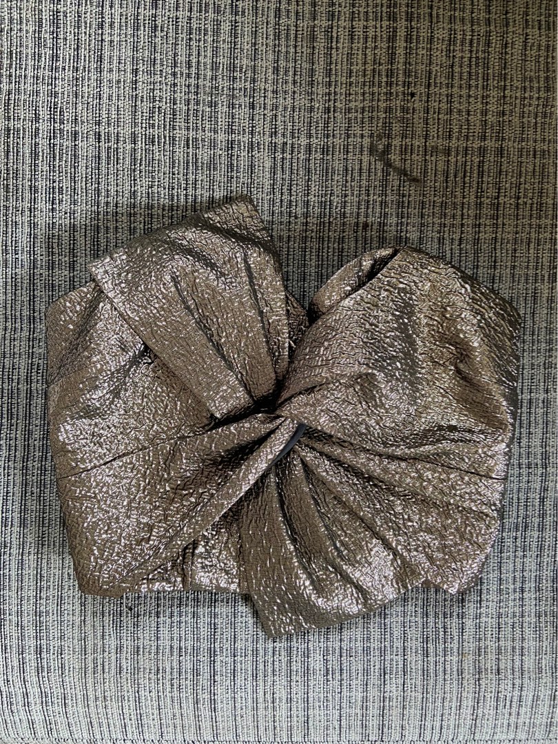 Gold ribbon tube top, Women's Fashion, Tops, Sleeveless on Carousell