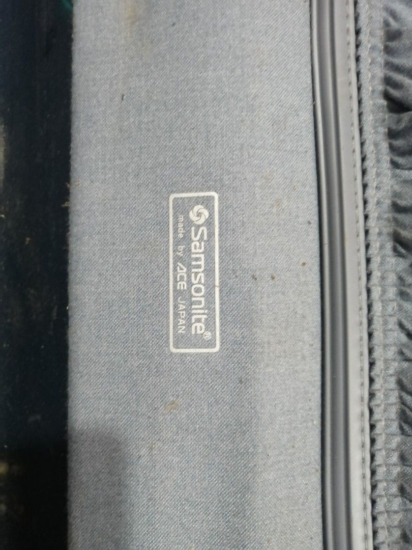Hard case samsonite with key, Hobbies & Toys, Travel, Luggage on Carousell