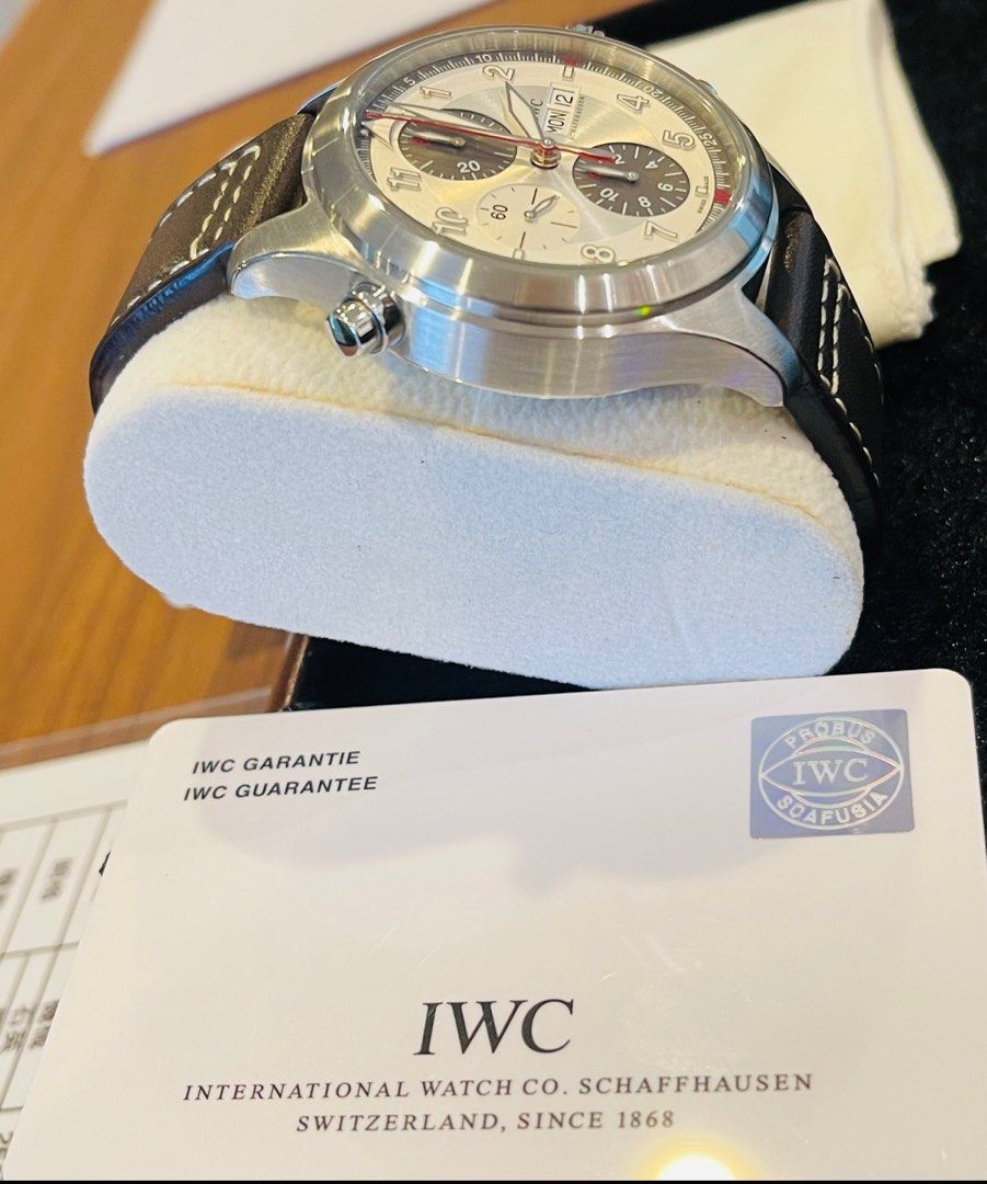 IWC 萬國飛行員系列IW371806噴火戰機雙追針計時(已停產), 名牌, 手錶 - Carousell