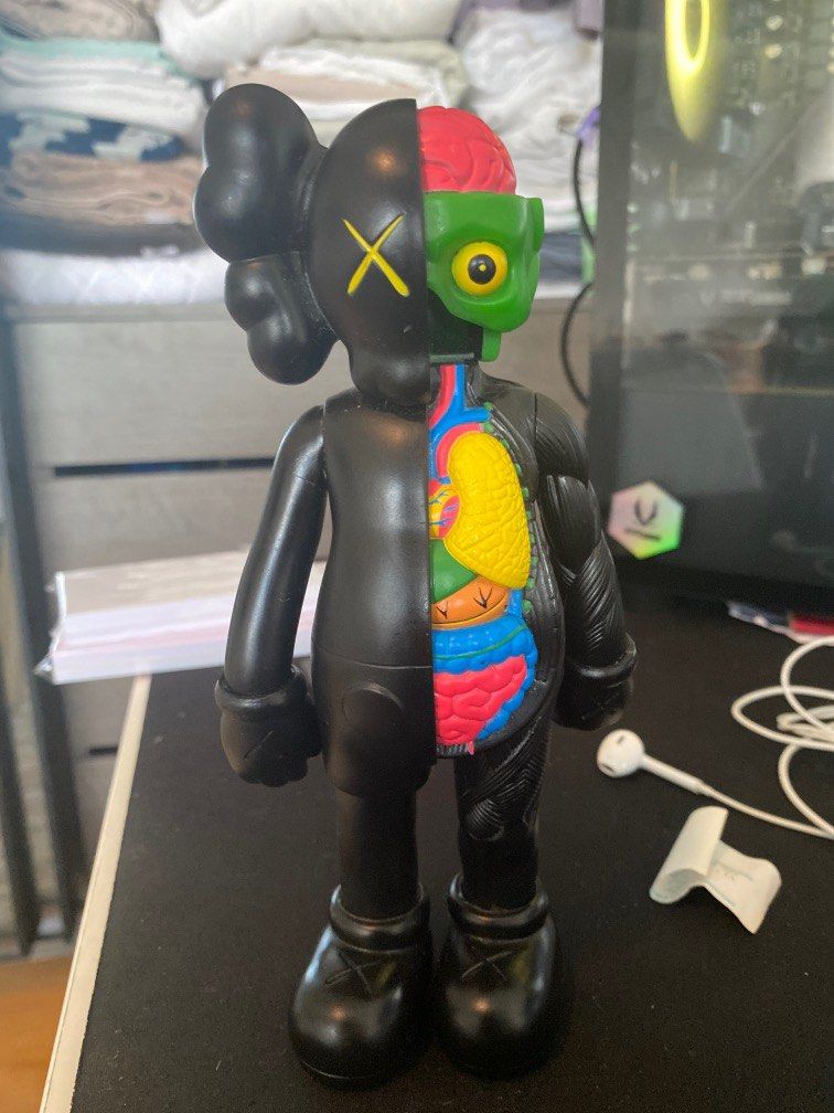 KAWS figure, Hobbies & Toys, Memorabilia & Collectibles, Vintage ...