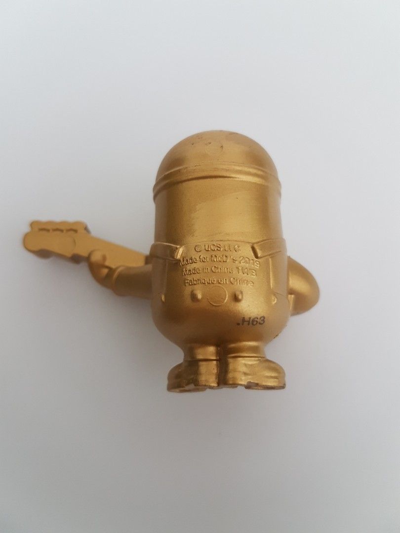 Mcdonalds Gold Minion, Hobbies & Toys, Memorabilia & Collectibles ...