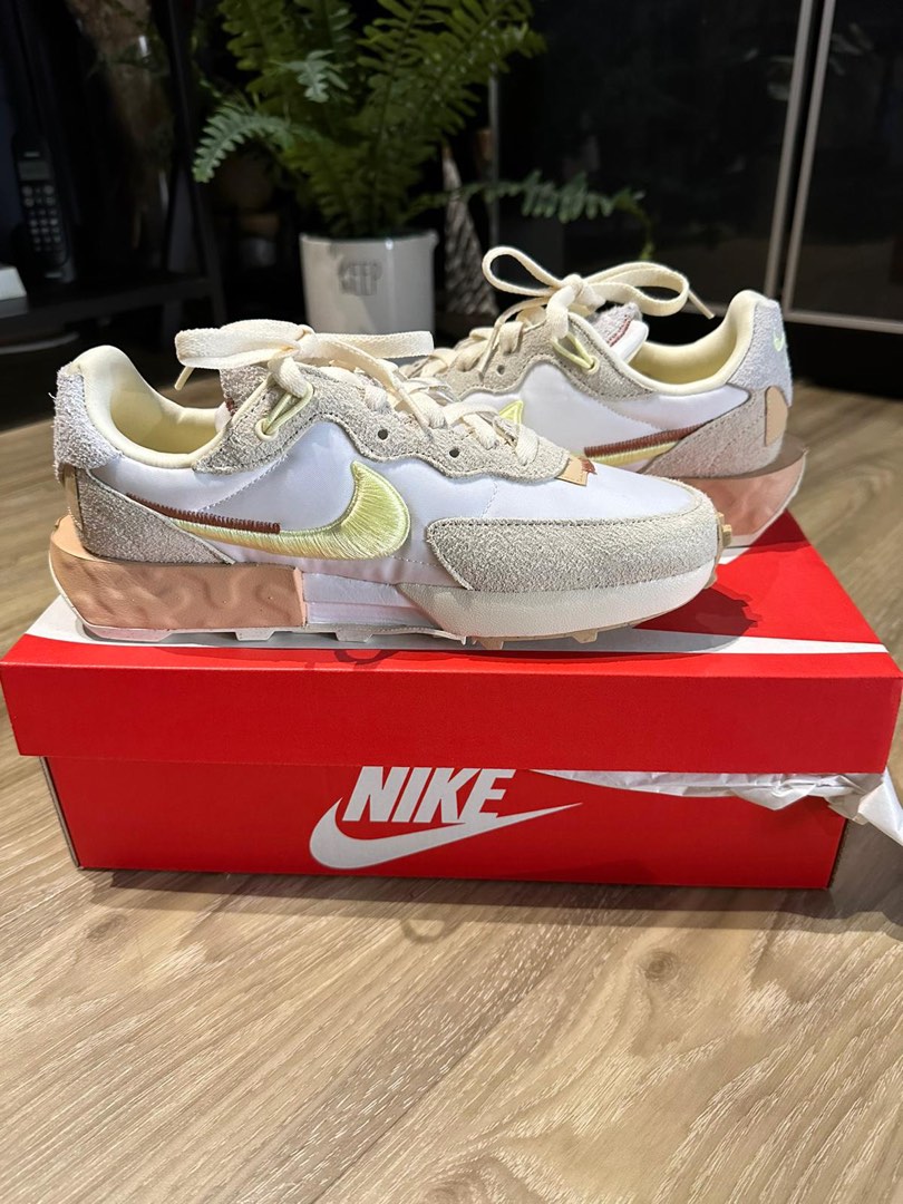 Nike Fontanka Waffle, Women's Fashion, Footwear, Sneakers on Carousell