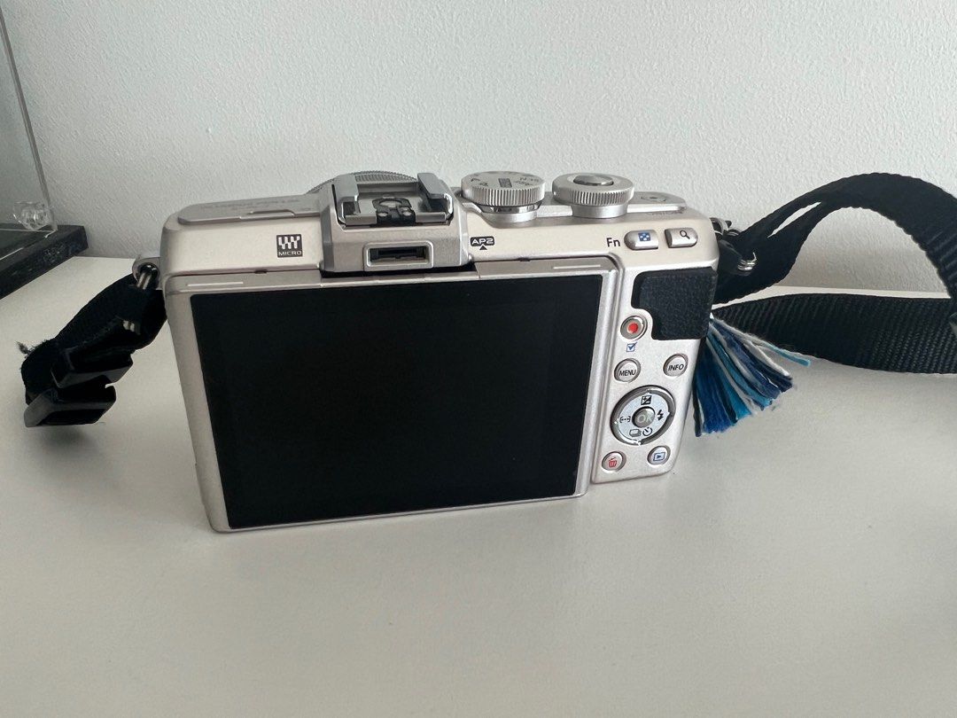 Olympus Pen EPL7 with kit lens, Photography, Cameras on Carousell