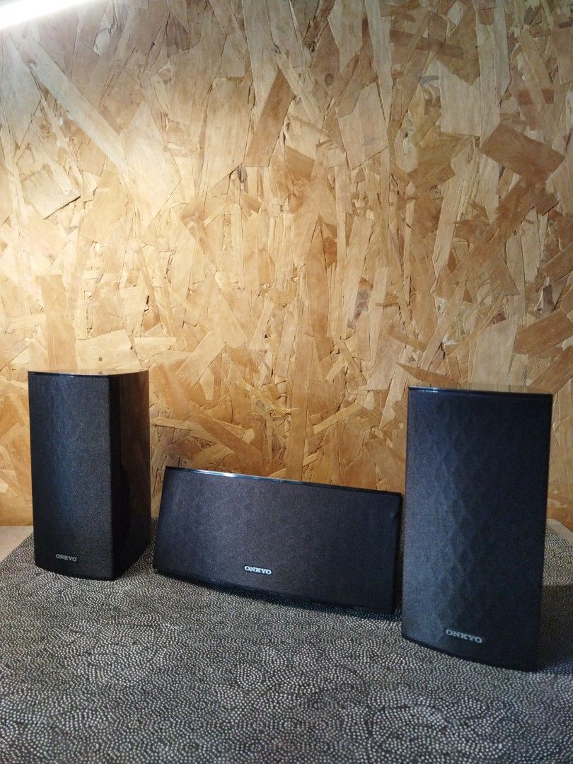 Onkyo speakers (3pc), Audio, Soundbars, Speakers & Amplifiers on Carousell