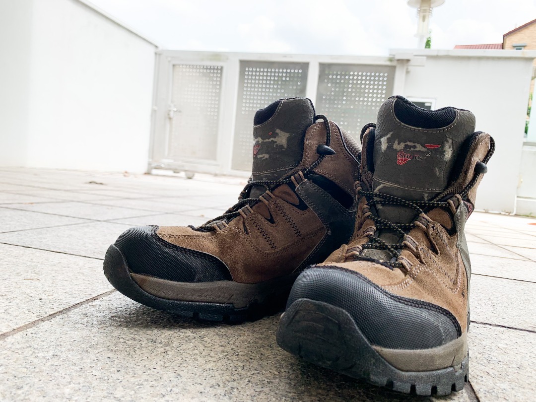 Red Wing ASTM F2413-05 Boots, Men's Fashion, Footwear, Boots on Carousell