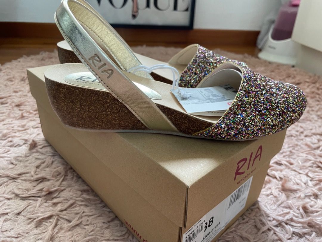 RIA Glitter sandals, Women's Fashion, Footwear, Sandals on Carousell