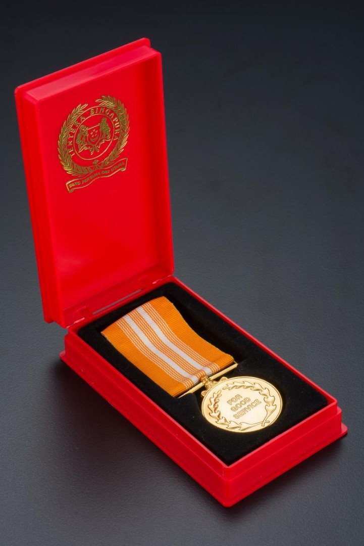 SAF Good Service Medal with Insignia Rank., Hobbies & Toys, Memorabilia ...