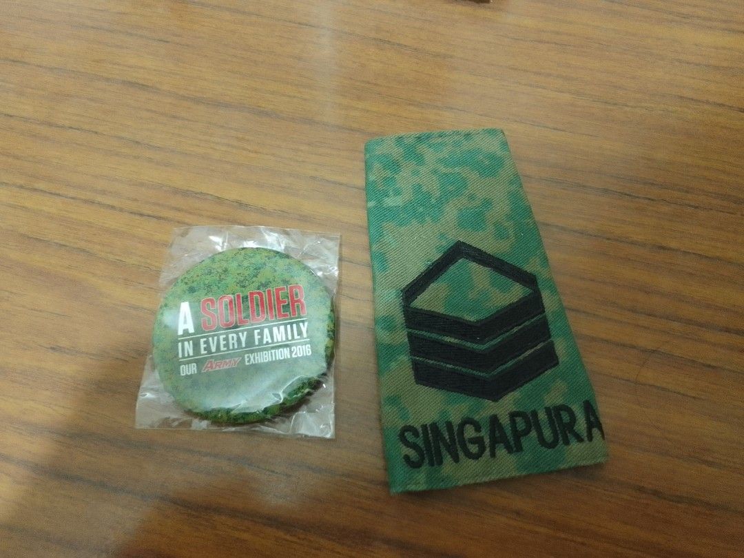 SAF Good Service Medal with Insignia Rank., Hobbies & Toys, Memorabilia ...