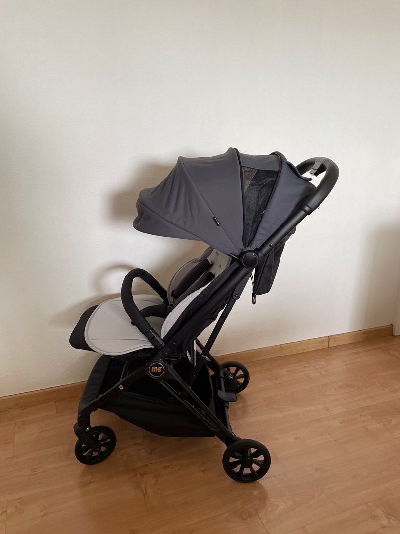 Single hand fold travel stroller, Babies & Kids, Going Out, Strollers ...