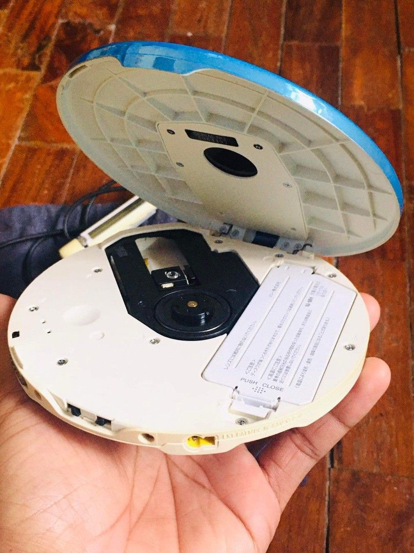 SONY Walkman Discman D-NE800 Atrac3 plus MP3, Audio, Portable Music ...