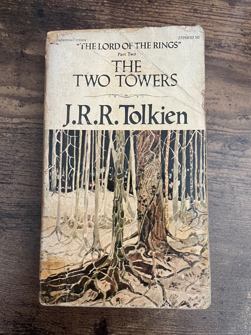 The Two Towers by J.R.R. Tolkien, Hobbies & Toys, Books & Magazines ...