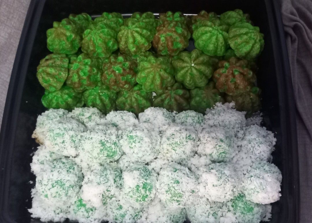 Traditional kuih kuih, Food & Drinks, Homemade Bakes on Carousell