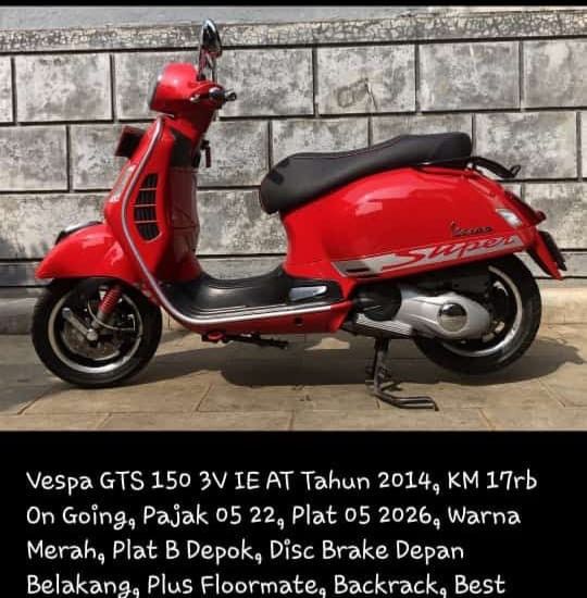 Vespa GTS 150 3V IE AT Tahun 2014 warna MERAH, Motor di Carousell