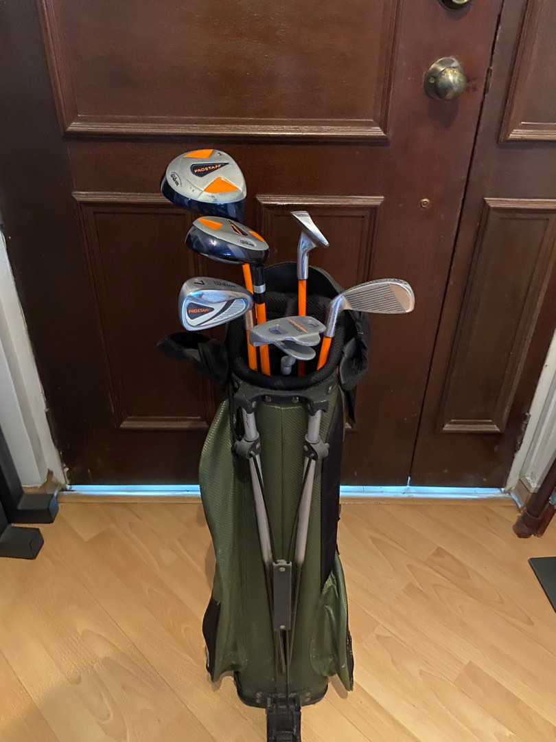 Wilson Kids Golf Set, Sports Equipment, Sports & Games, Golf on Carousell