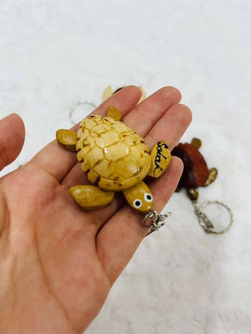 Wooden Turtle Penyu Keychain Handmade in Sabah, Hobbies & Toys ...