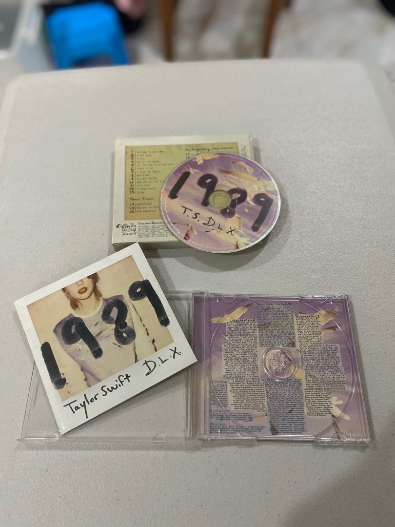 1989 DLX Taylor Swift CD, Hobbies & Toys, Music & Media, CDs & DVDs on ...