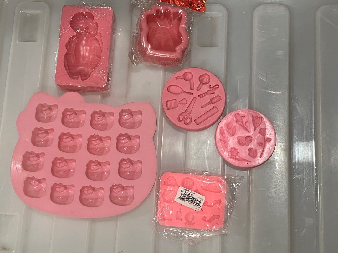 Assorted Silicon molds, Furniture & Home Living, Kitchenware ...