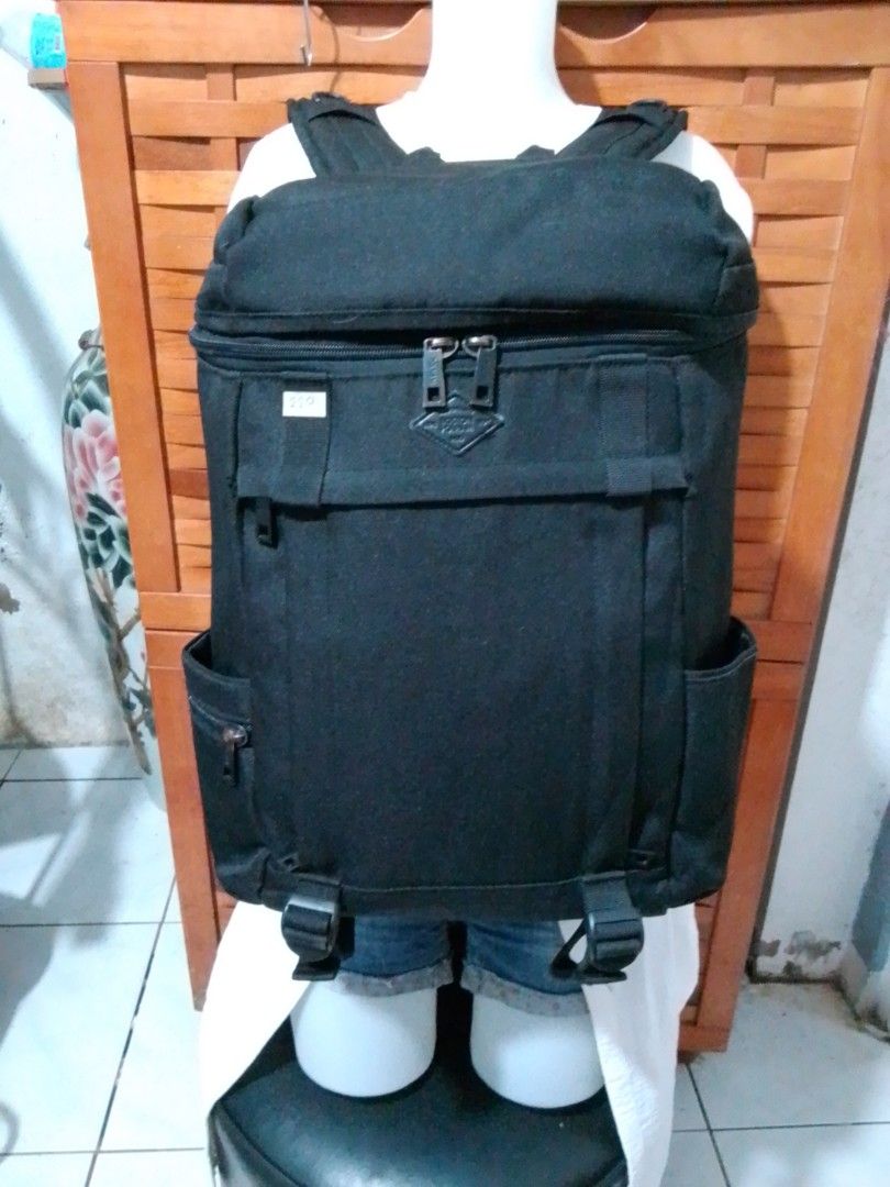 Boston polham black backpack, Men's Fashion, Bags, Backpacks on Carousell