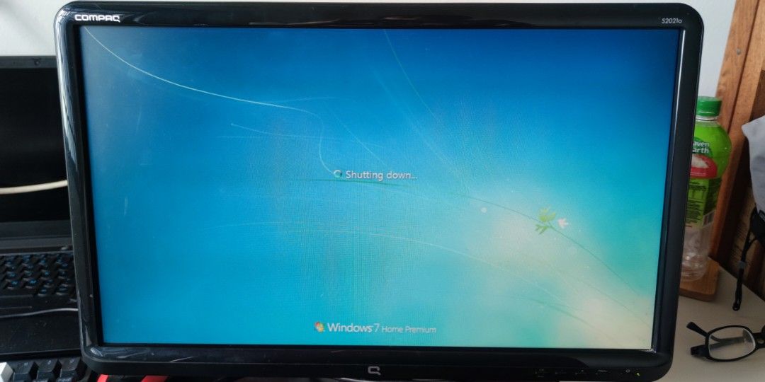 Compaq monitor, Computers & Tech, Desktops on Carousell