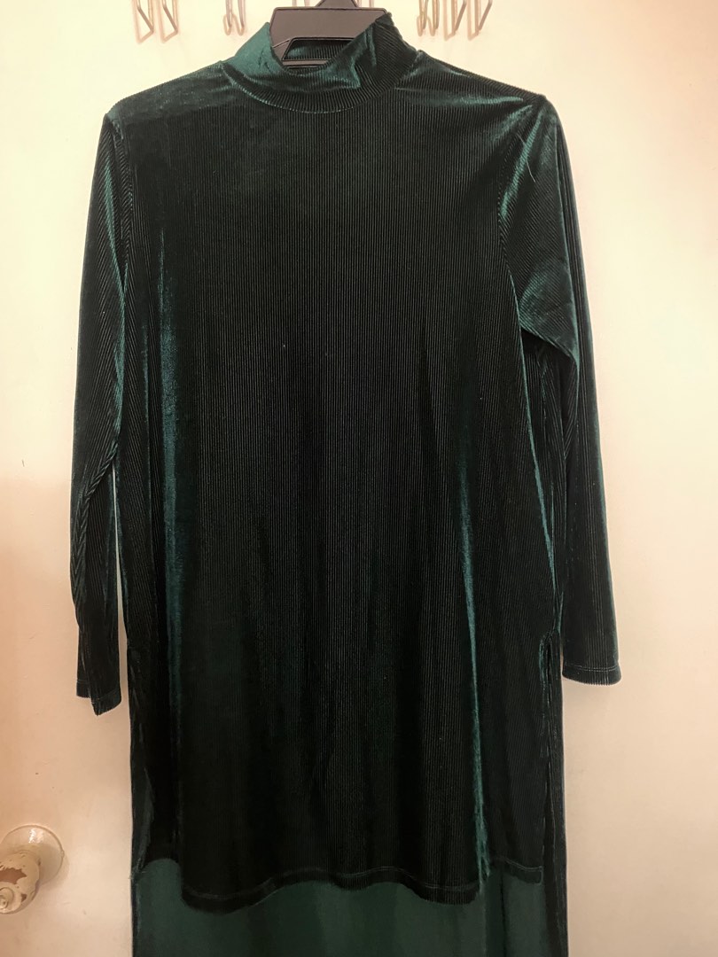 Emerald Green Velvet Fishtail Blouse with Ribbon, Women's Fashion, Tops ...