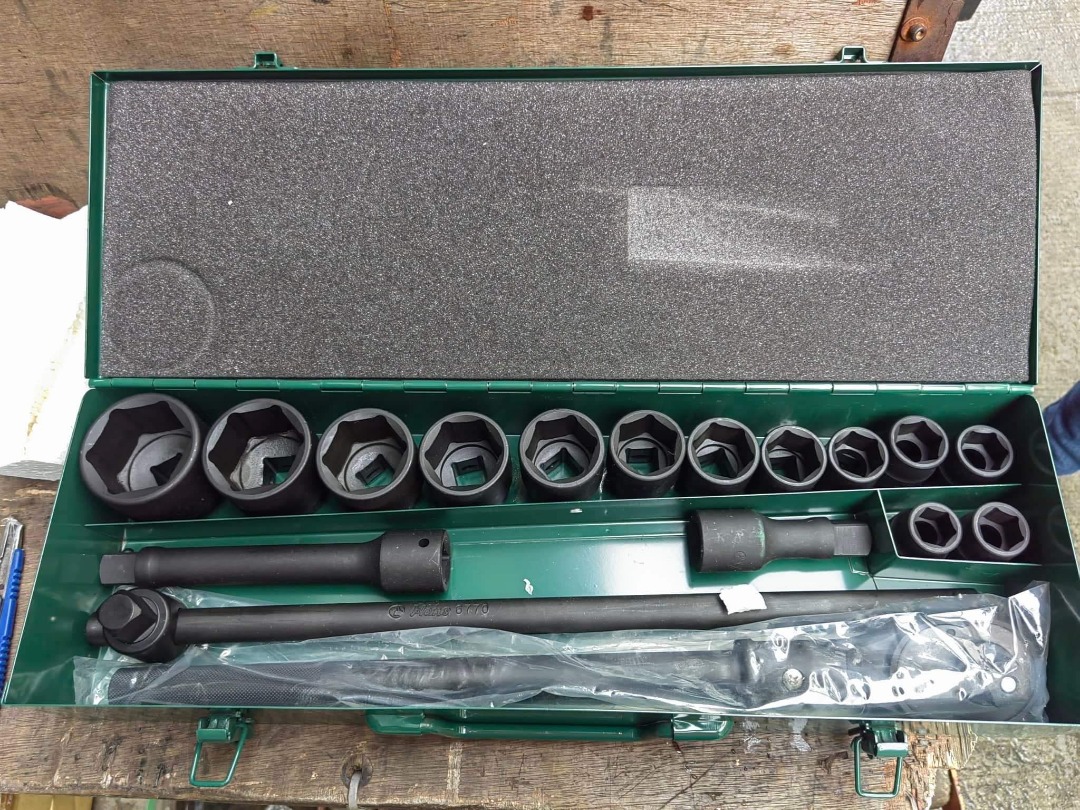 HANS Socket Wrench Set, Commercial & Industrial, Industrial Equipment ...